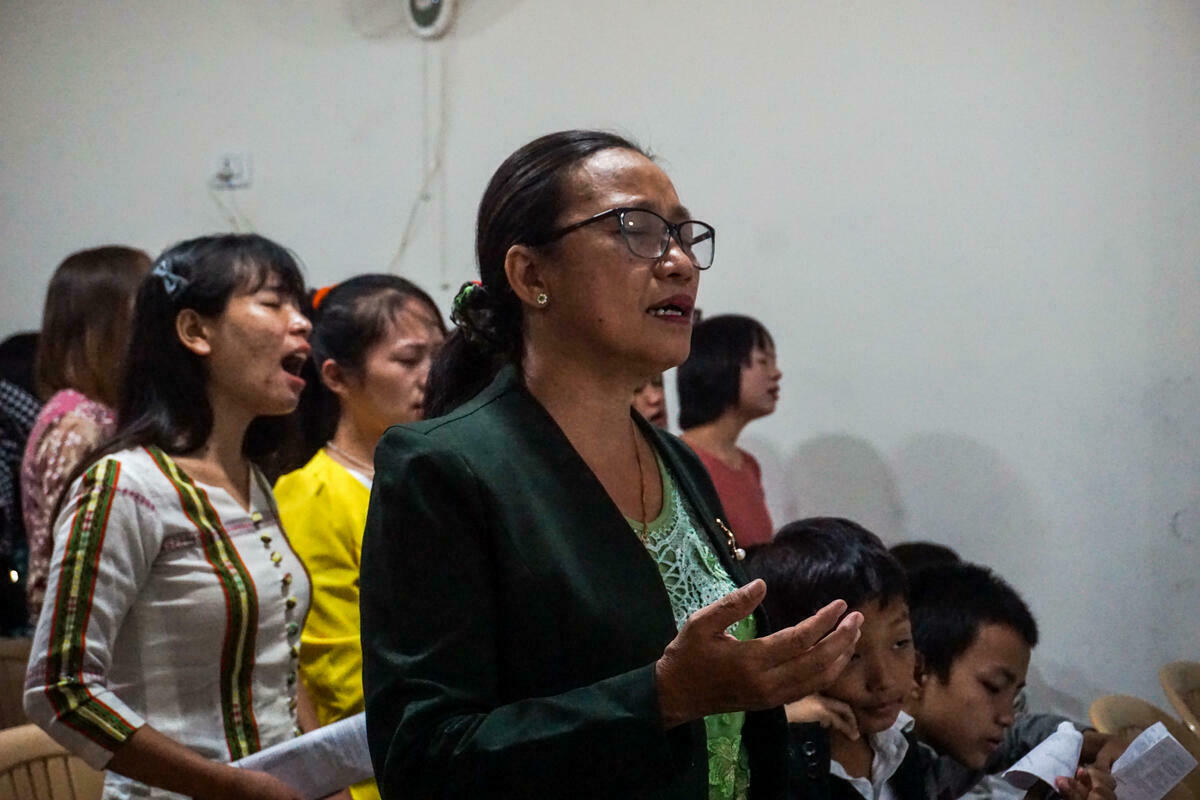 Refugee rights expert says churches can offer hope to displaced ...