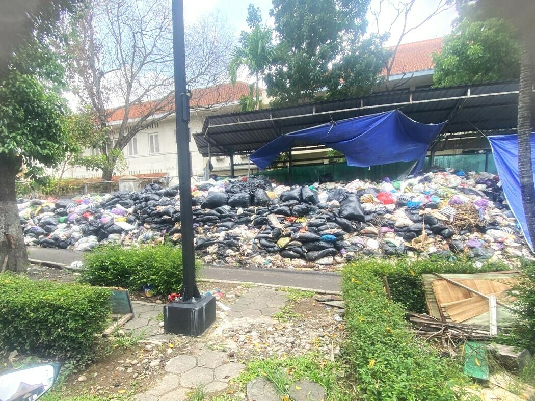 Garbage Allowed to Pile Up near Church in Indonesia - Christian Daily ...