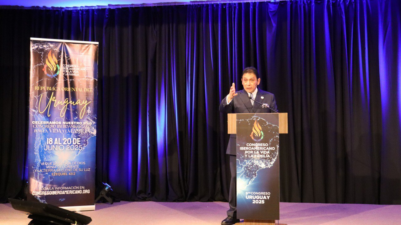 Aarón Lara to Ibero-American Congress of Life & Family: 'The world is in darkness, but you and I ...